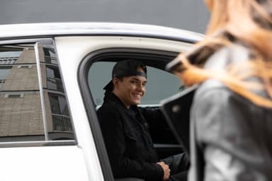 Siirry huolettomaan kuukausiautoiluun Beelyllä | Beely